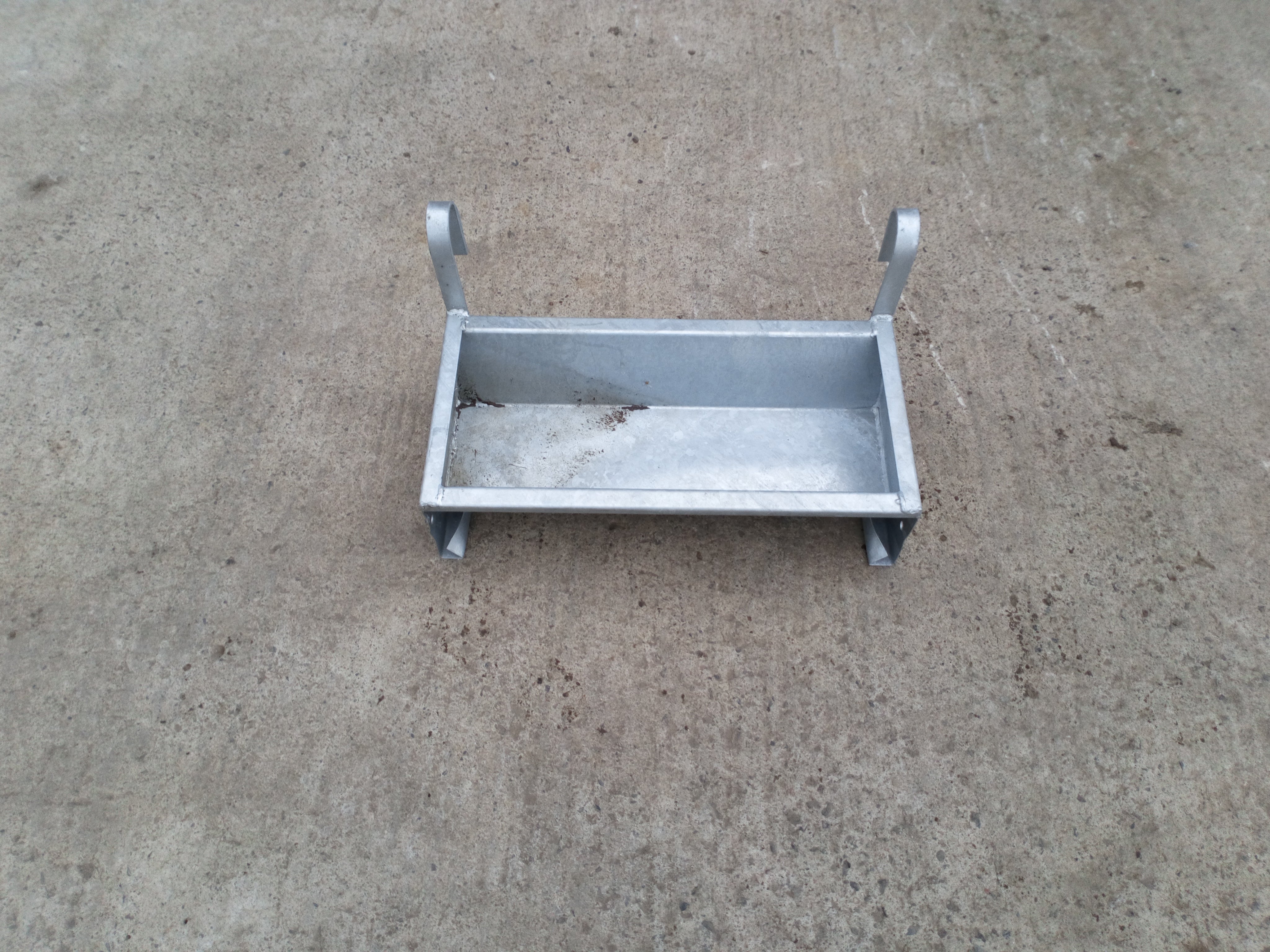 2FT Gate Hanging Trough – Gerard Kennedy & Sons (Farm Machinery & Agri ...