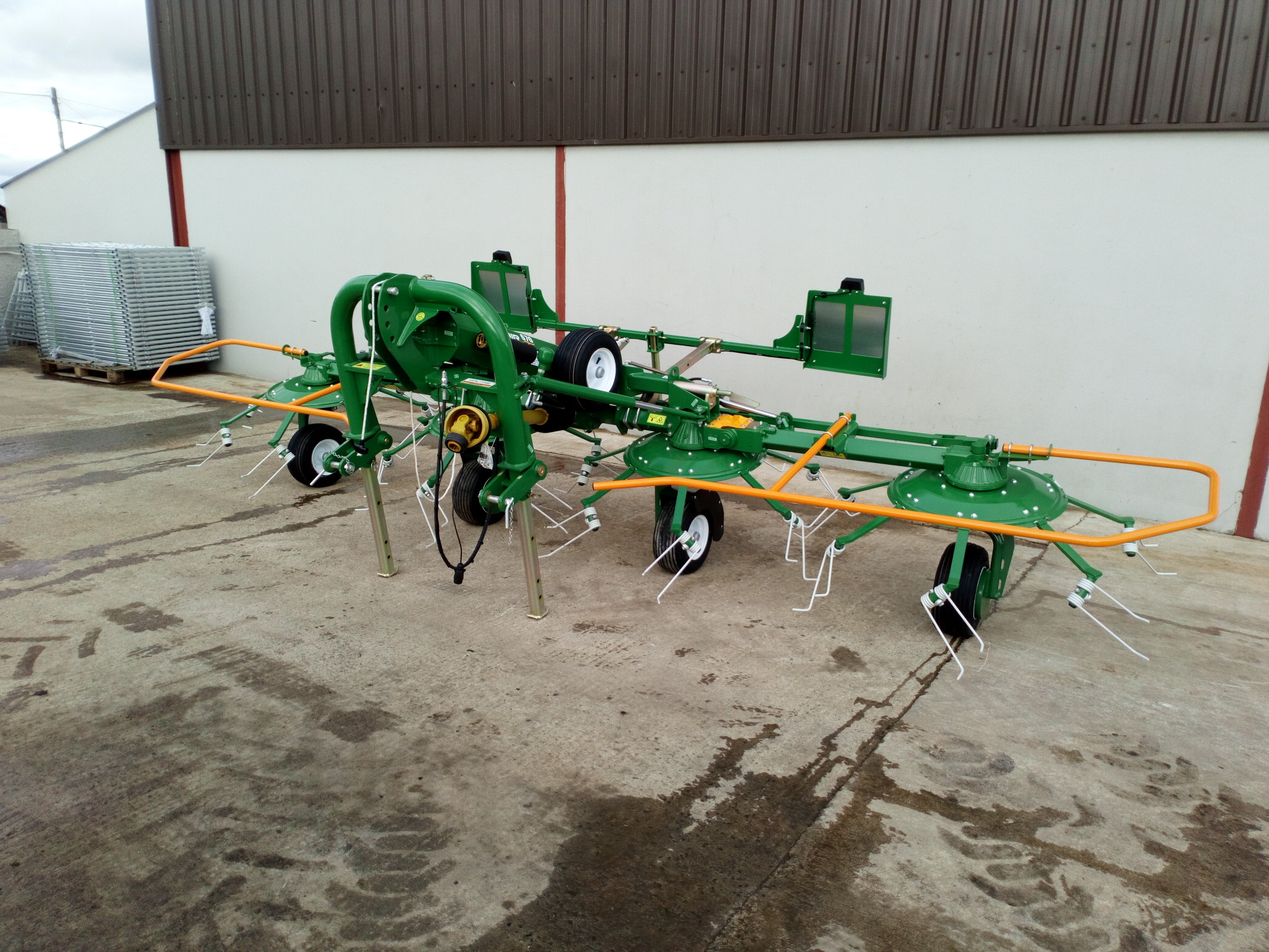 Tedders – Gerard Kennedy & Sons (Farm Machinery & Agri Equipment)